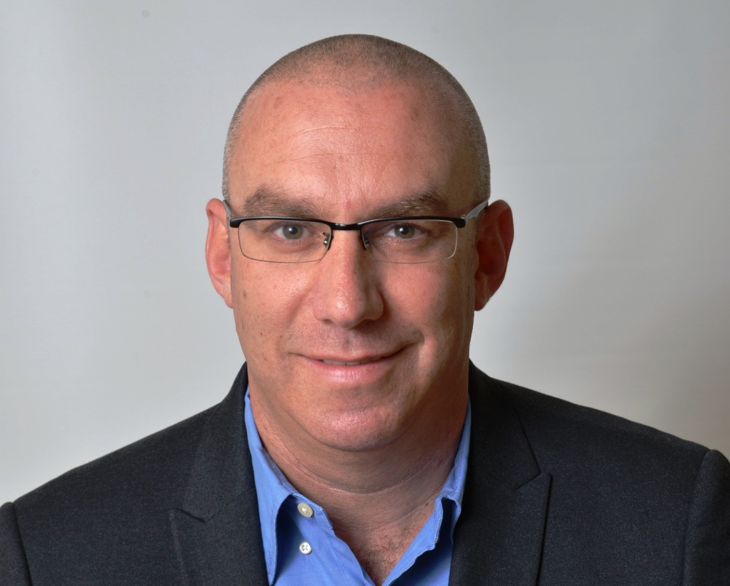 שחר אורן מקבוצת דור אלון הוא איש השיווק של דצמבר 2020 | איגוד השיווק ...